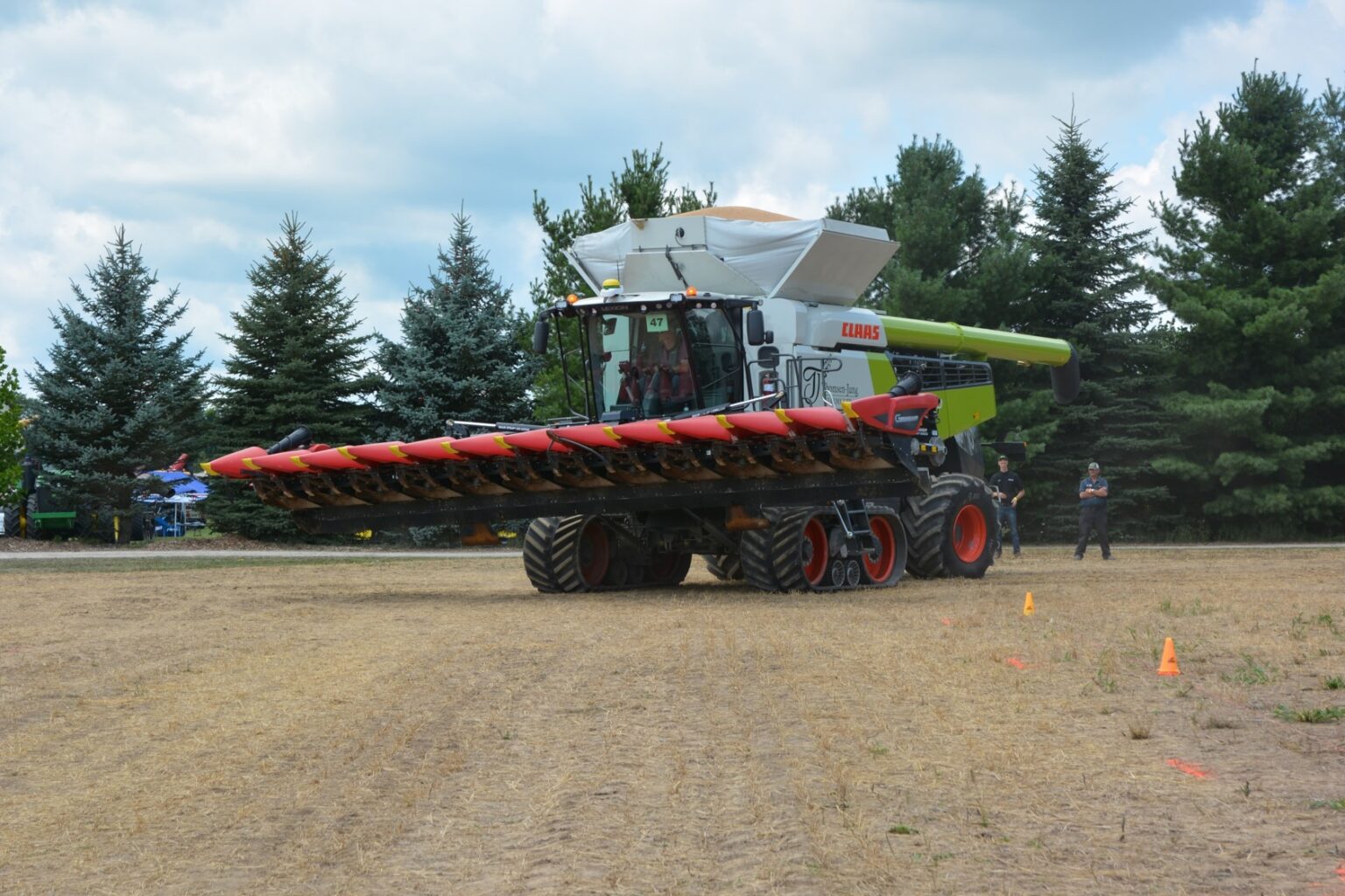 Unit E47: Claas Lexion 8800 Class 10 Tracked Combine – Field Crop News