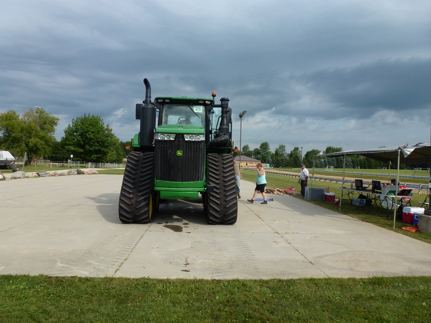 Unit 25: Tracked Articulated JD 9570 RX Tractor – Field Crop News