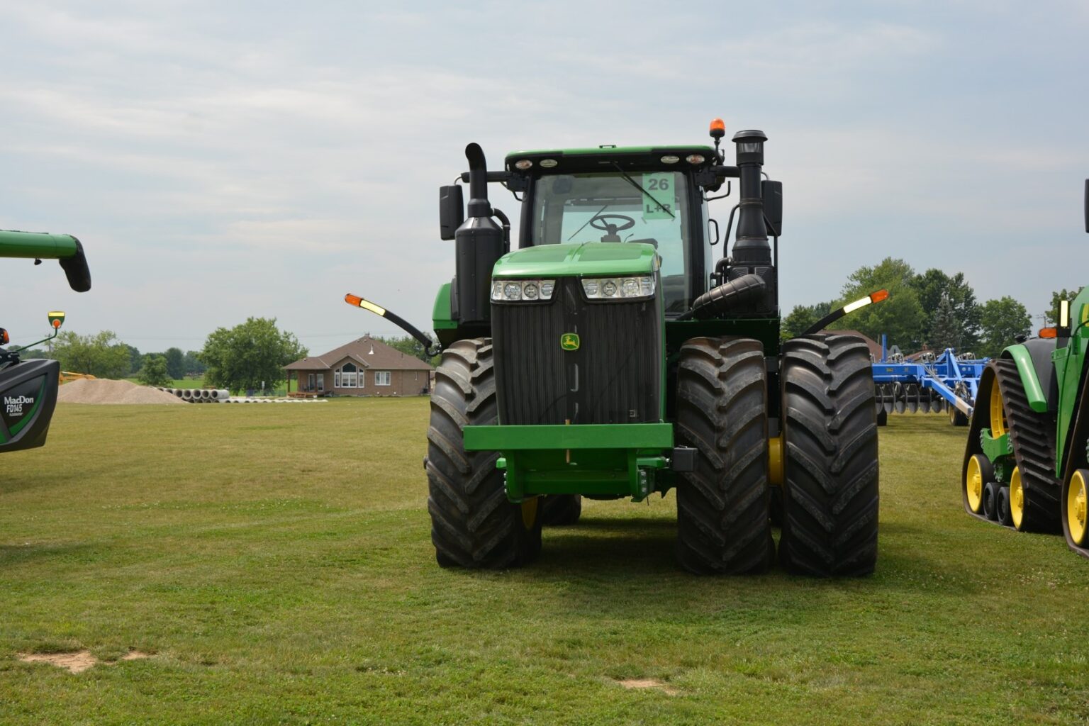 Unit 26: JD 9420R Tractor w Dual IF 710/70R42 vs LSW 1100/45R46 Single ...