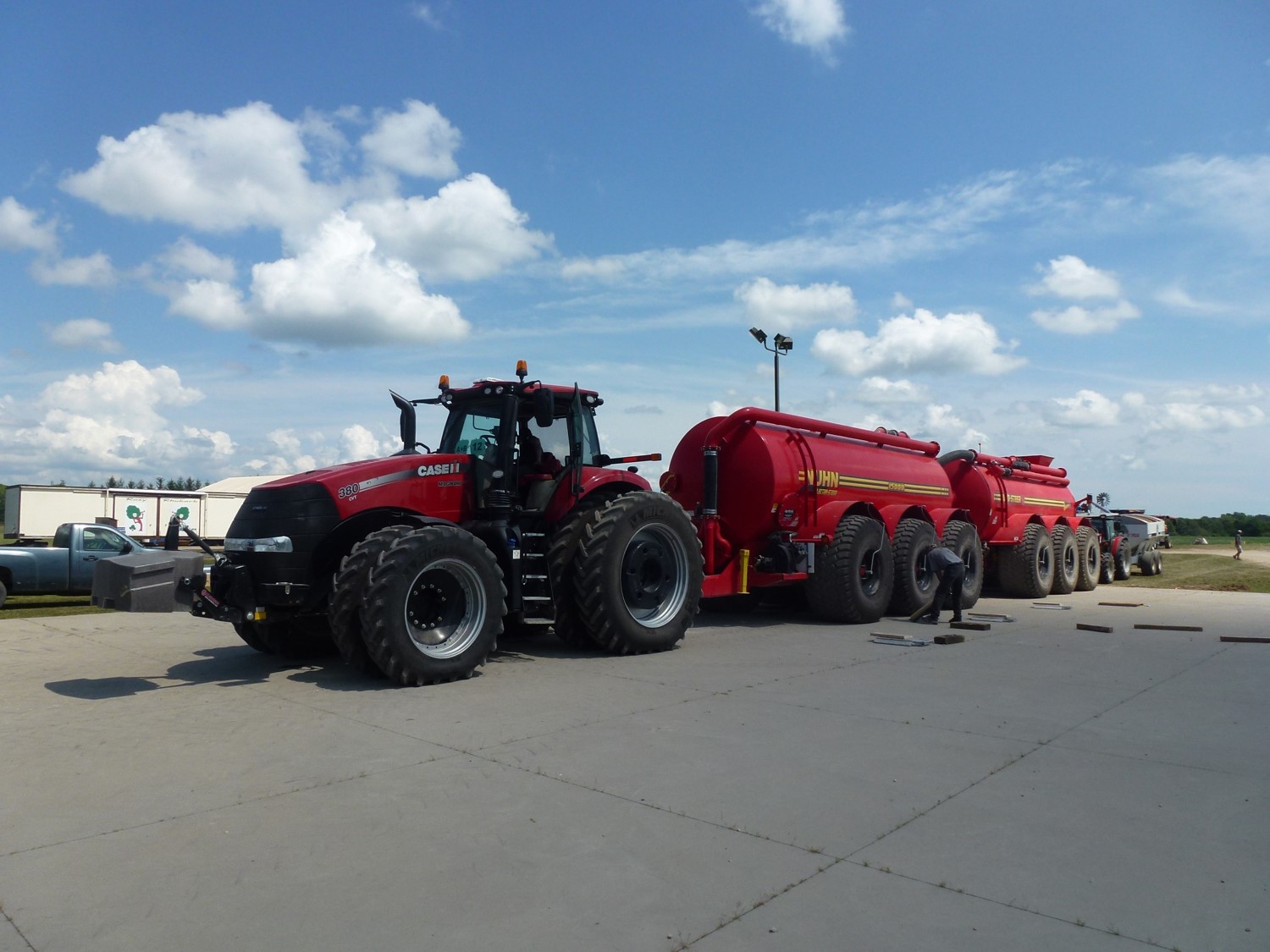 Unit E12: CaseIH Magnum 380+ Nuhn 15000 gal Quad Steer Articulated ...