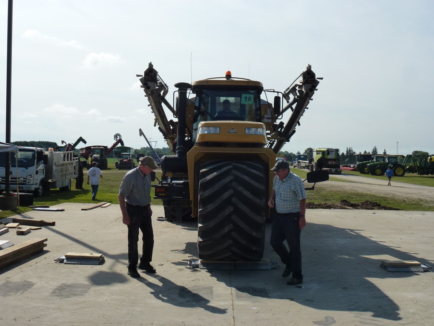 Unit 18: Terragator 3 Wheel Dry Fertilizer Applicator w 1000/50R25 ...