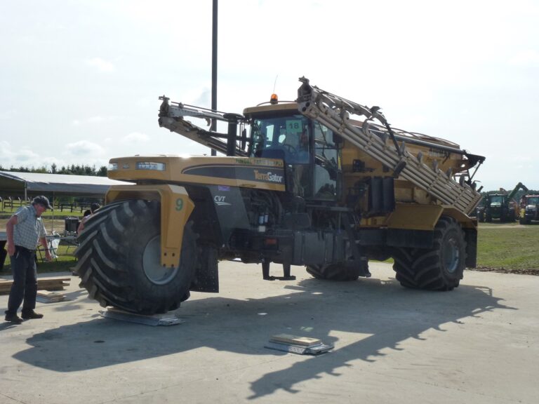 Unit 18: Terragator 3 Wheel Dry Fertilizer Applicator w 1000/50R25 ...