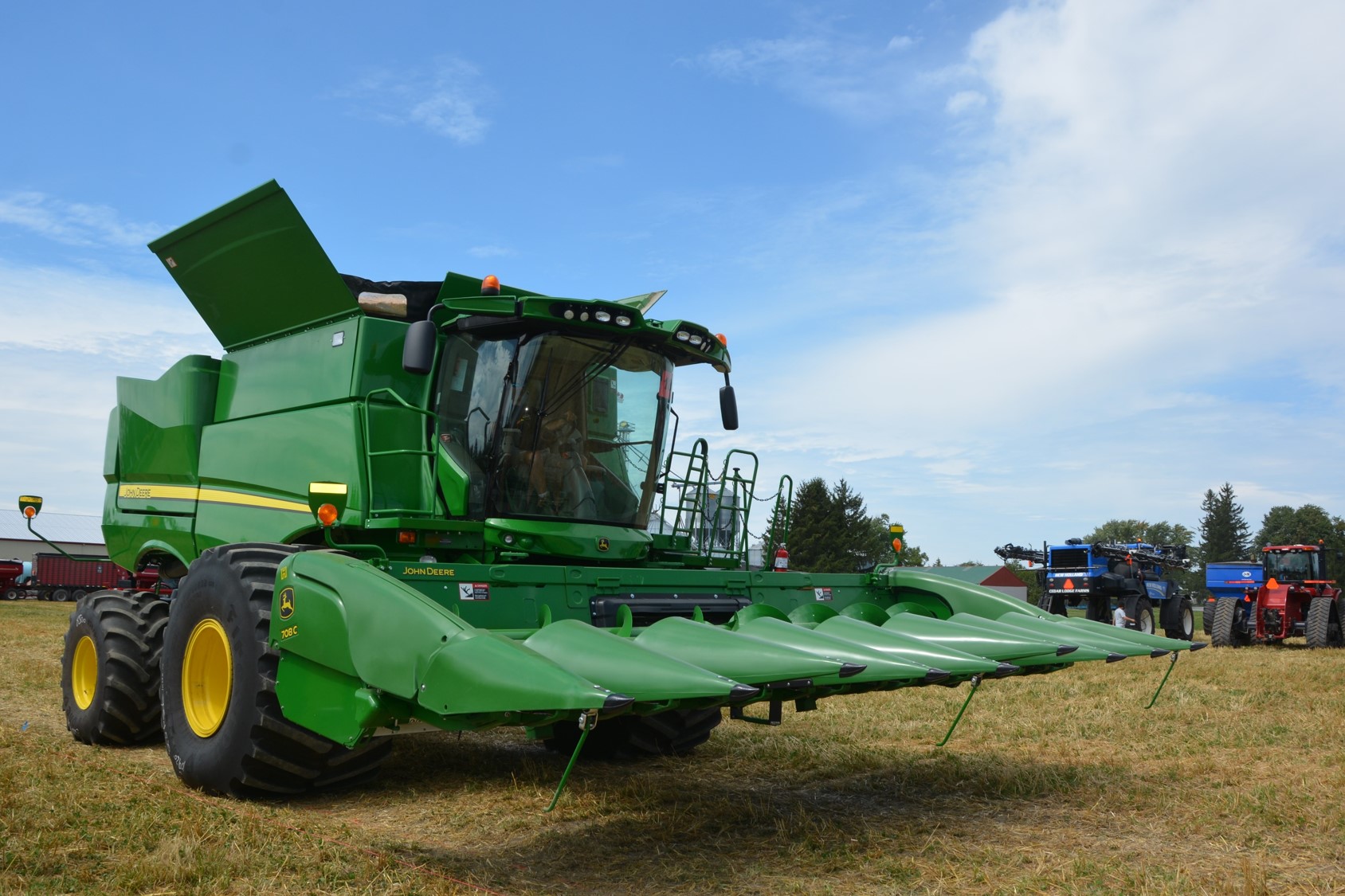 Unit D18: JD S660 Big Singles Combine w 1250s – Field Crop News