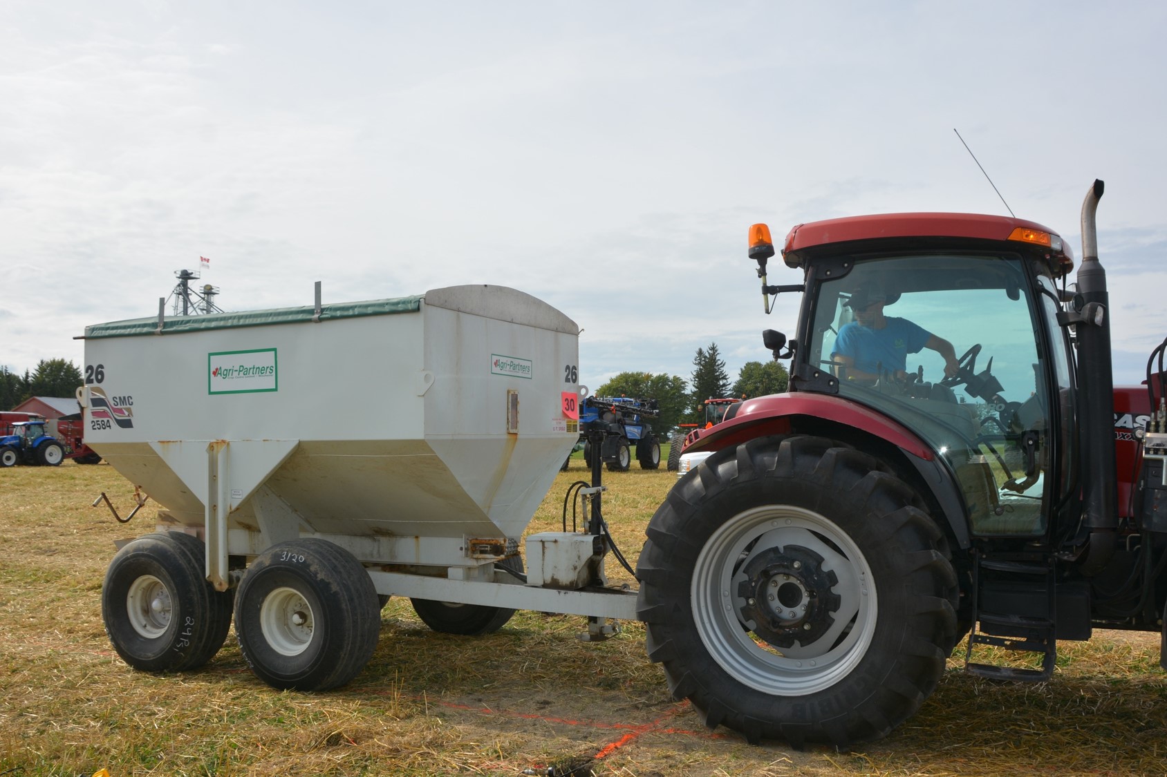 Unit D30: SMC 2584 Tandem Dry Fertilizer Spinner Spreader w 18L Bias ...