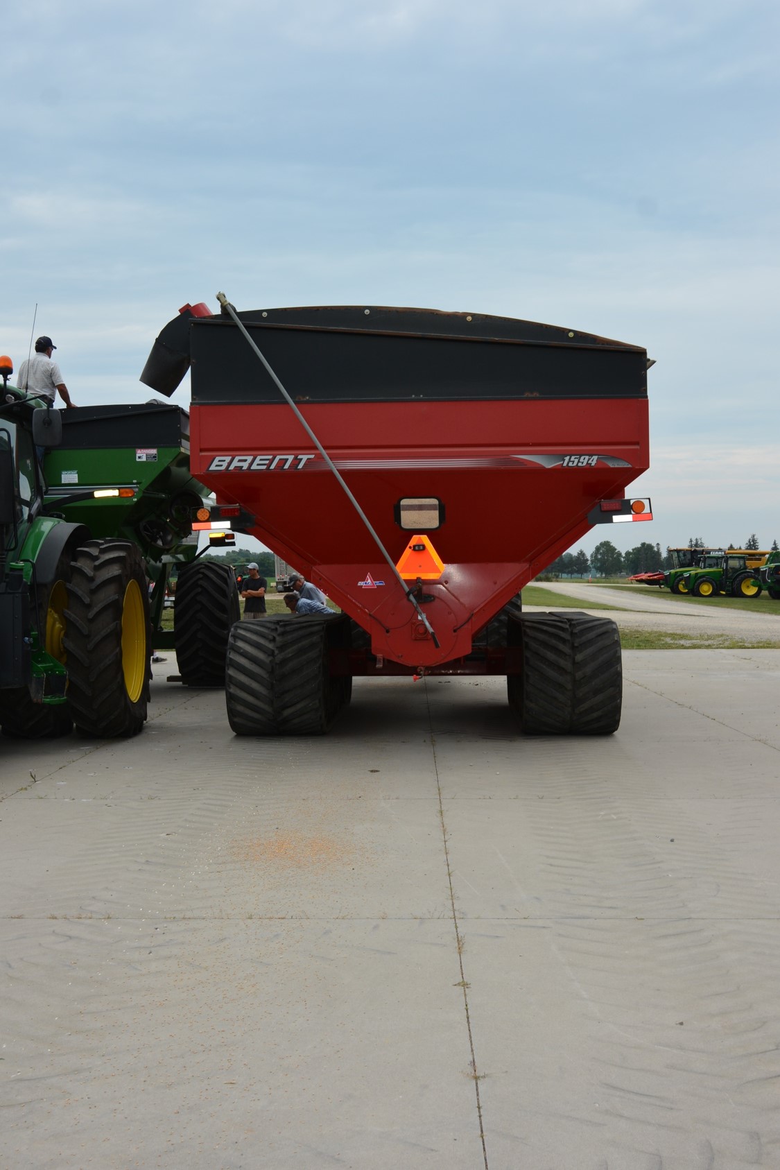 Unit 4 + 31: Challenger M775E Row Crop Tracked Tractor and Tracked ...