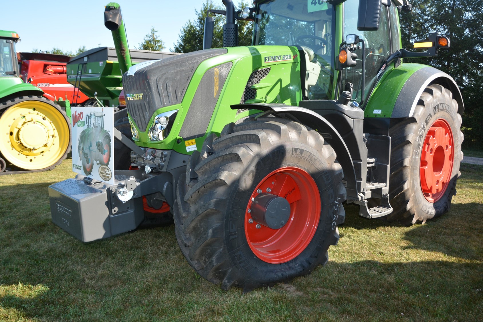 Unit E46: Fendt 828 Row Crop Tractor with IF 600/710 Tires + CTIS ...