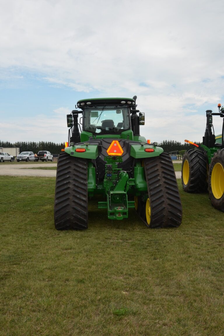 Unit 25: Tracked Articulated JD 9570 RX Tractor – Field Crop News